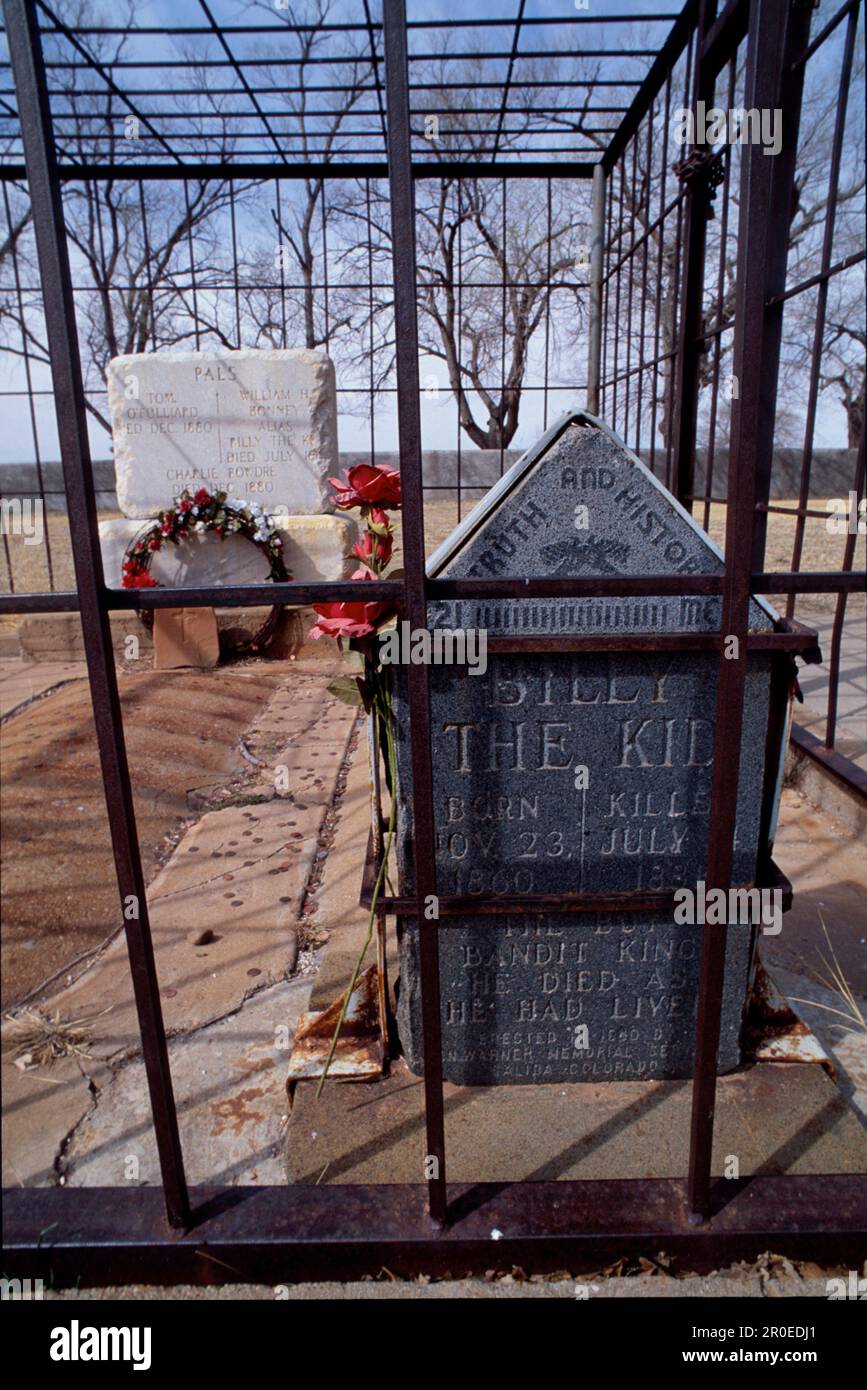 Billy the kid grave hi-res stock photography and images - Alamy