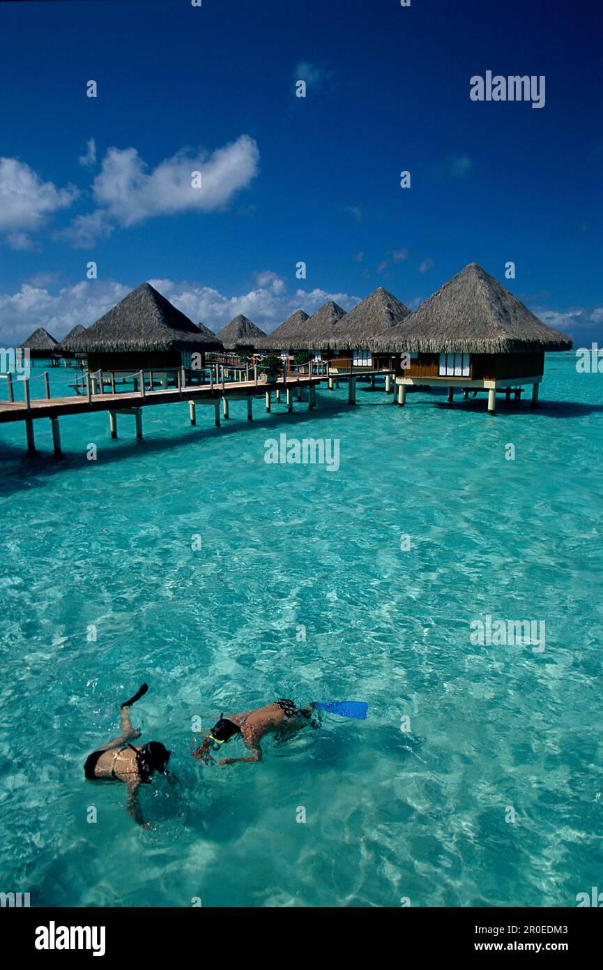 Wasserbungalows, Hotel Moana Beach , Matira Point, Bora-Bora ...
