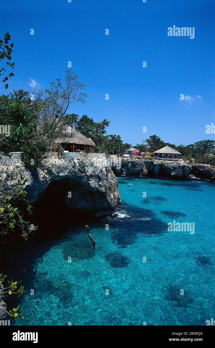 Cliff diver, Pirates Cave, Negril, Jamaica, Caribbean Stock Photo - Alamy