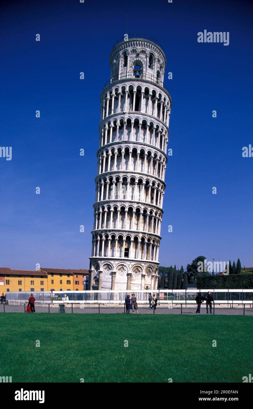 The leaning tower under blue sky, Pisa, Tuscany, Italy, Europe Stock ...