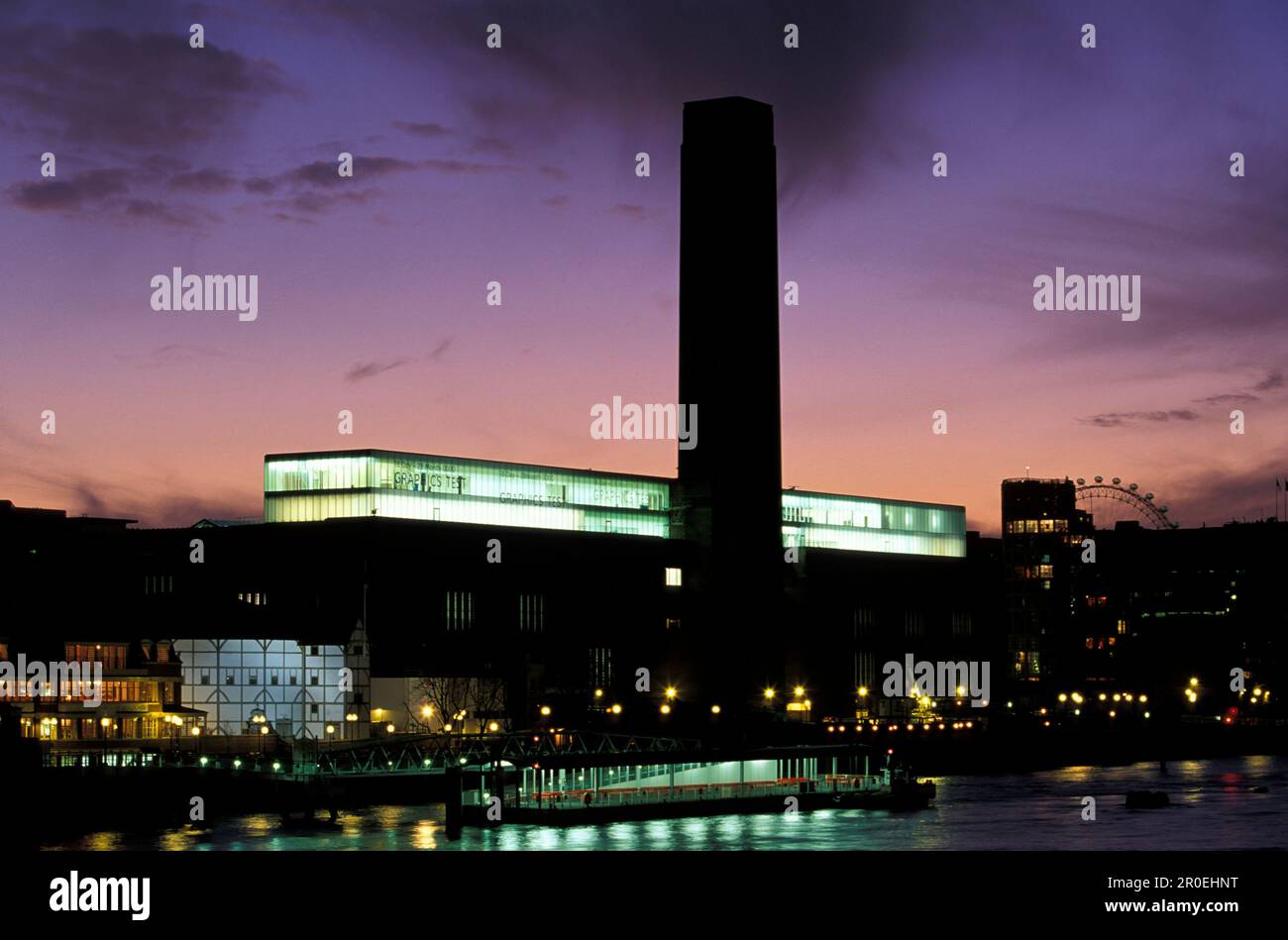 Night photograph tate museum hi-res stock photography and images - Alamy