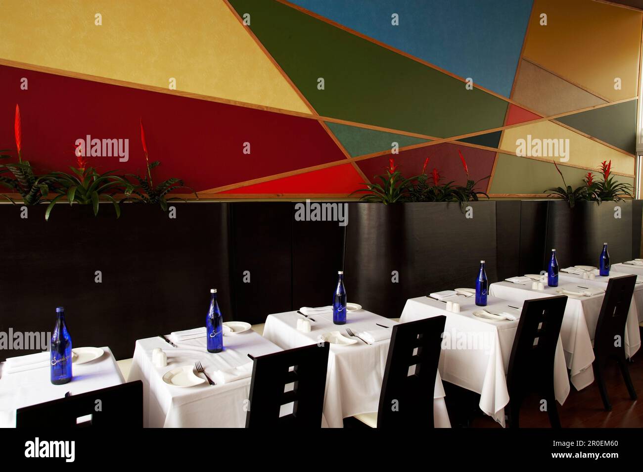 Diner Room at the AIGO Restaurant at the Clinton, Art Deco Boutique ...