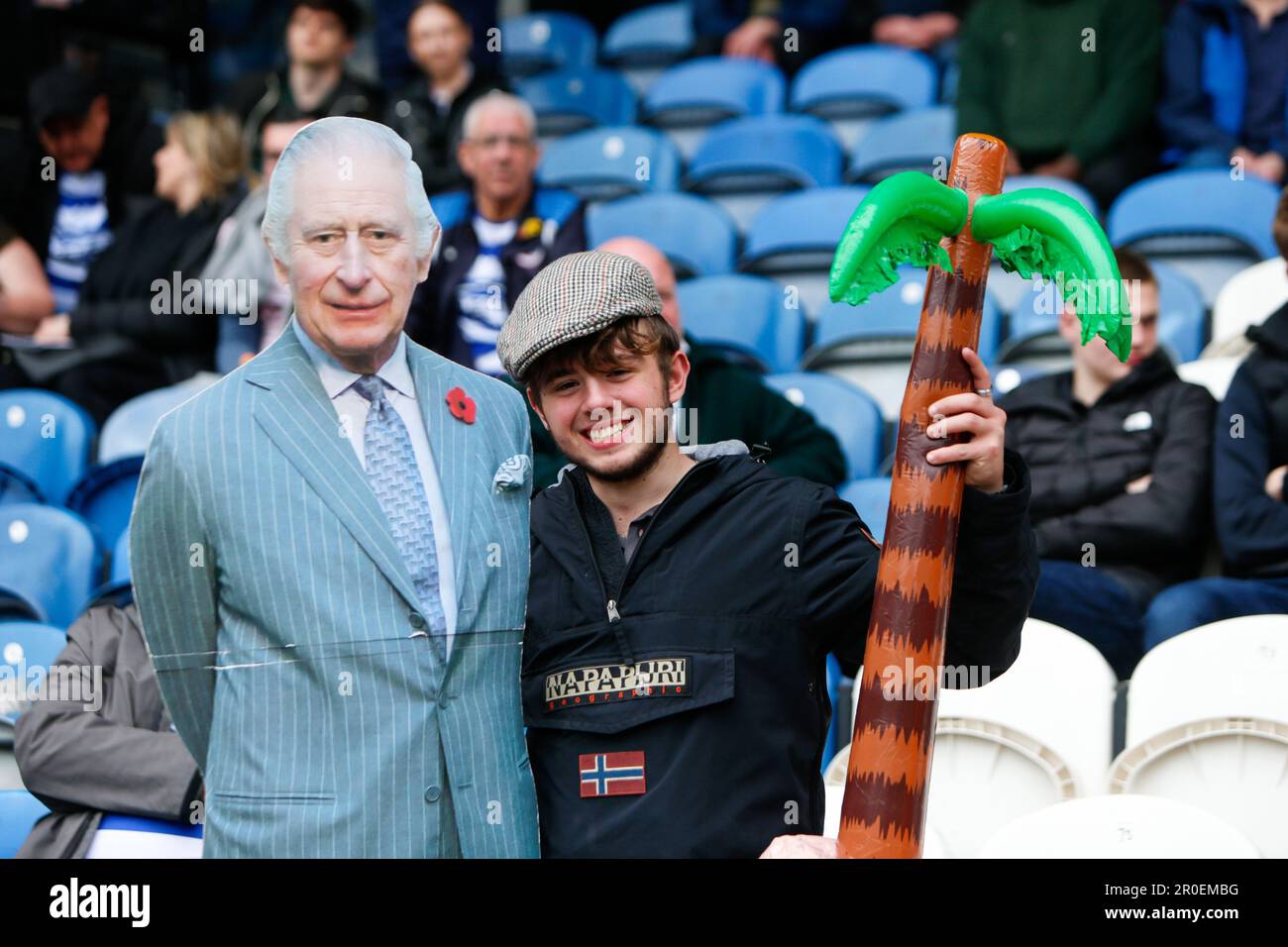 Cardboard cut out of king charles hi-res stock photography and images ...