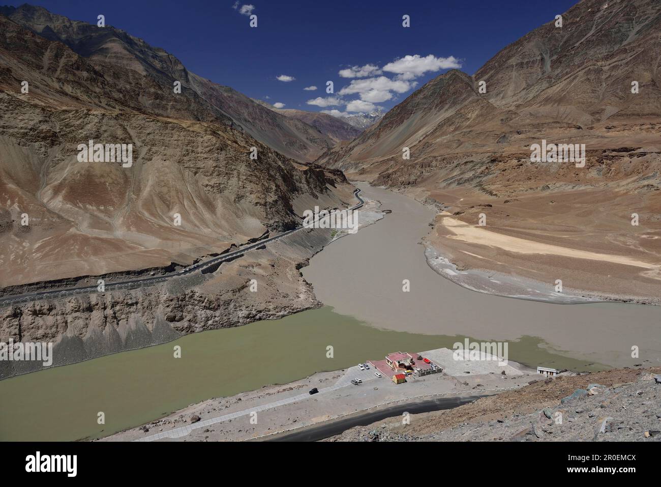 Confluence of Indus and Zanskar (grey), Ladakh, Jammu and Kashmir ...