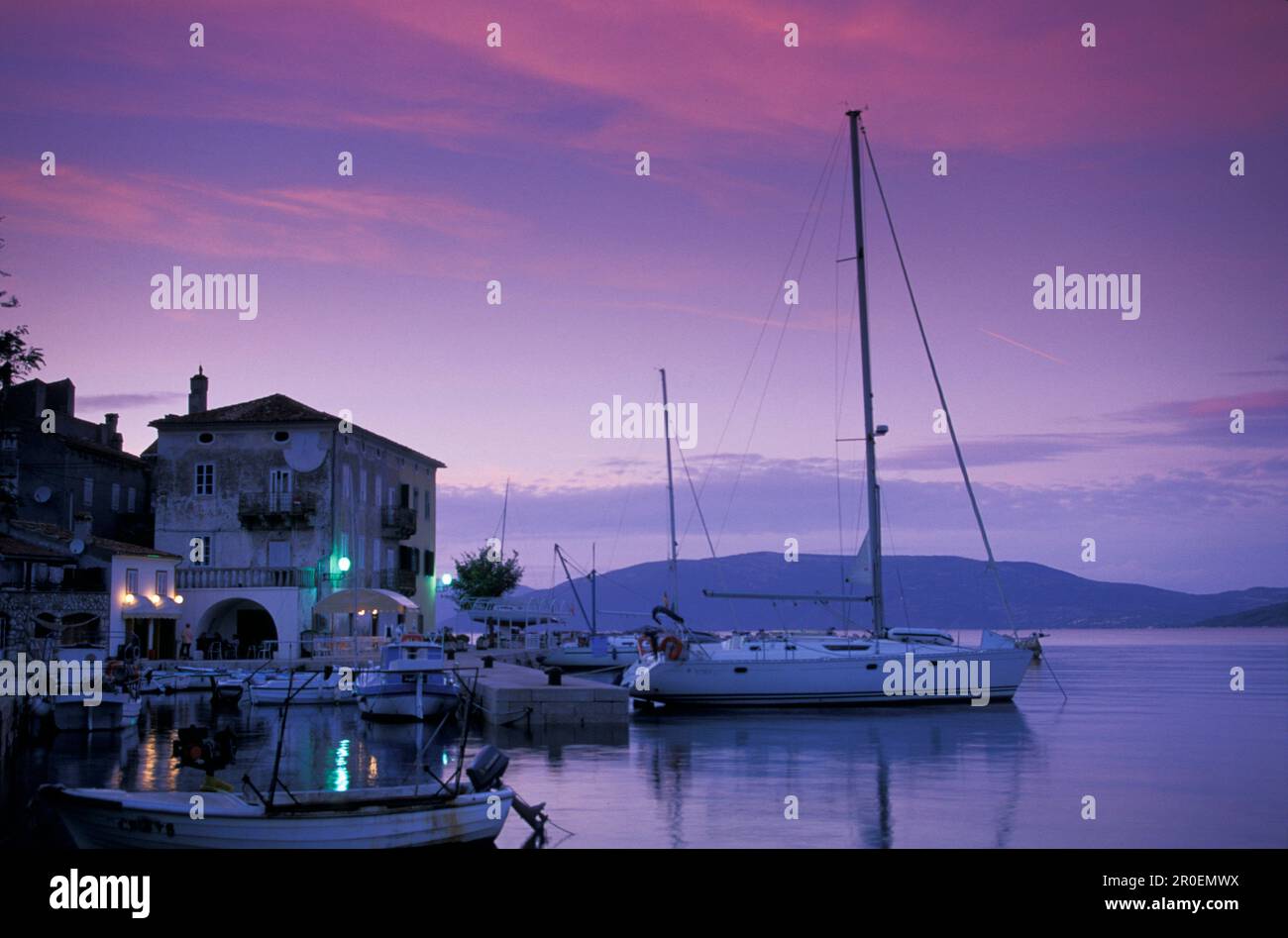 Valun bay hi-res stock photography and images - Alamy