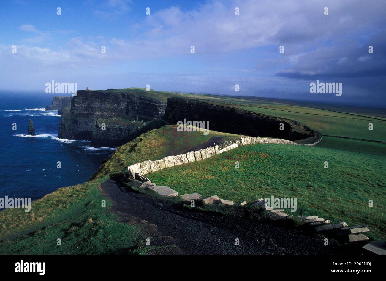 Cliffs of moher ireland water level hi-res stock photography and images ...