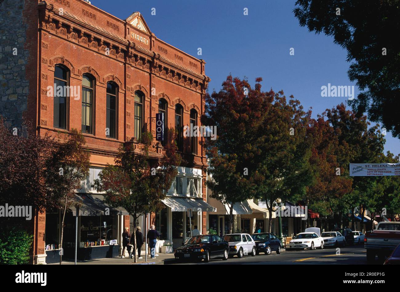 Building at Main Street in the sunlight, St. Helena, Napa Valley ...