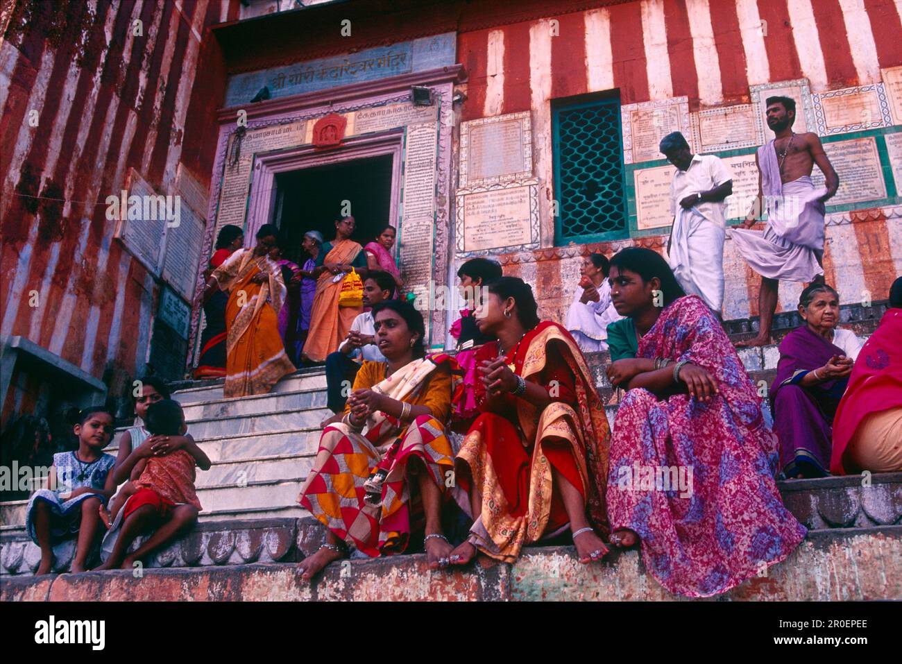 Pilgrims, stairs, temple, Kedar Ghat, Varanasi, Benares Uttar Pradesh ...