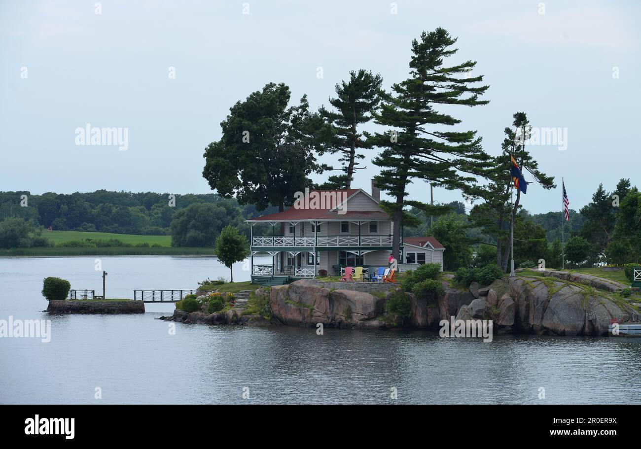 One thousand islands hi-res stock photography and images - Alamy