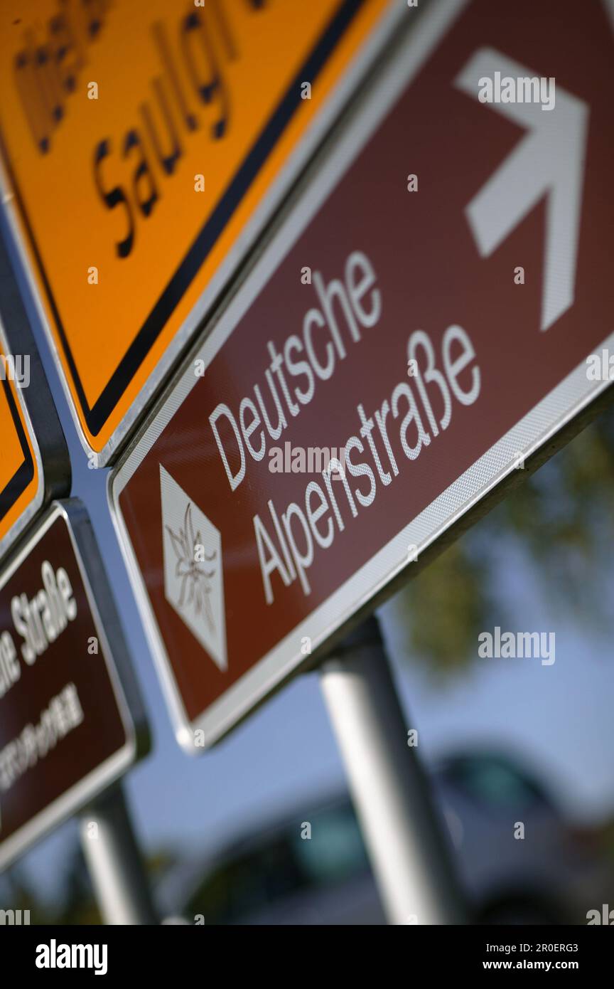Travel direction signs hi-res stock photography and images - Alamy
