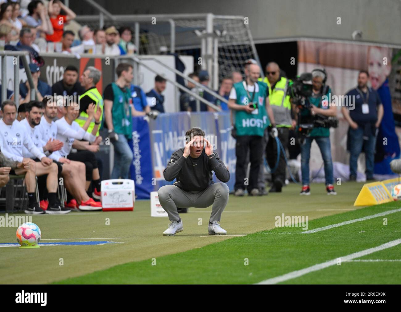 Coach Oliver Glasner Eintracht Frankfurt SGE, on the sidelines ...
