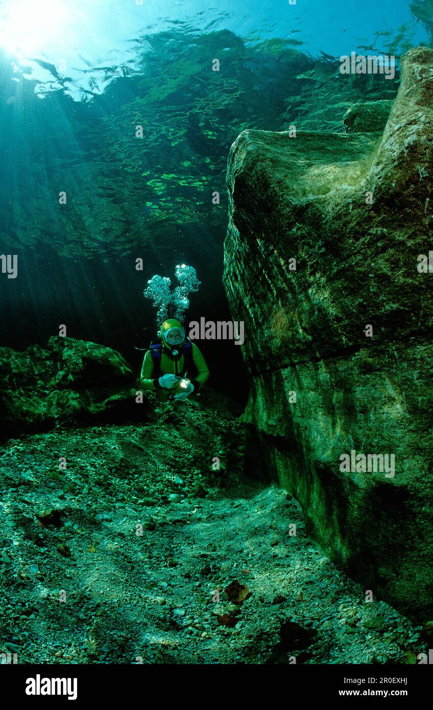 Flusstauchen in der Traun, Scuba diving in a fresh, Scuba diving in a ...