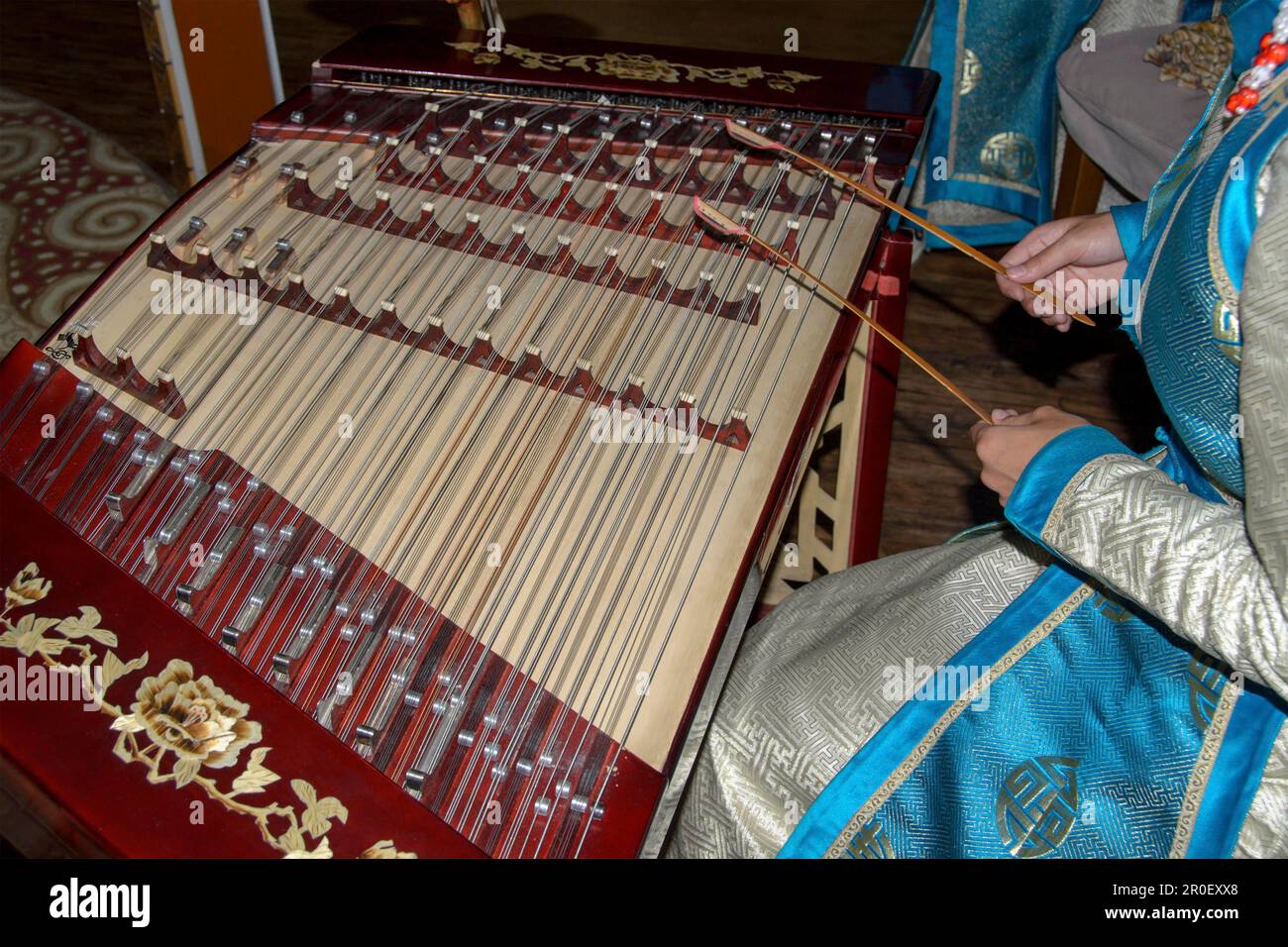 Mongolian musical instrument, Ivoerkhangai, Oevoerkhangai, Mongolia ...