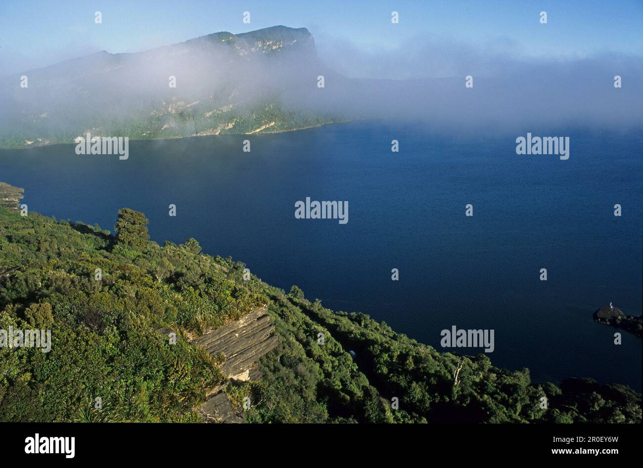 Lake Waikaremoana, Urewera NP, Tuhoe Maoris live here known as children ...