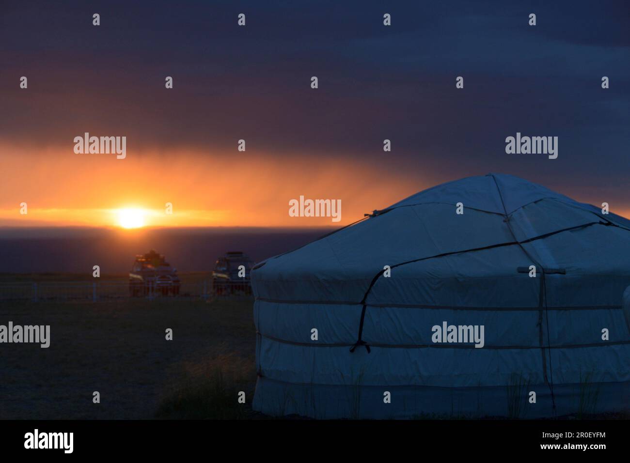 Sunrise over yurt camp, Oemnoe-Gobi, Mongolia Stock Photo - Alamy