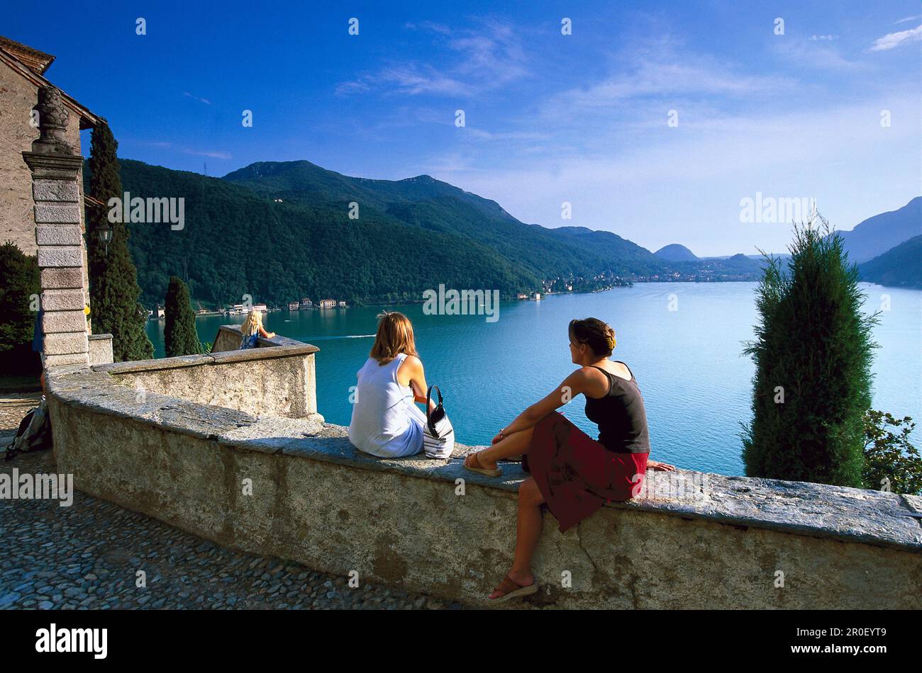 Two point perspective church hi-res stock photography and images - Alamy