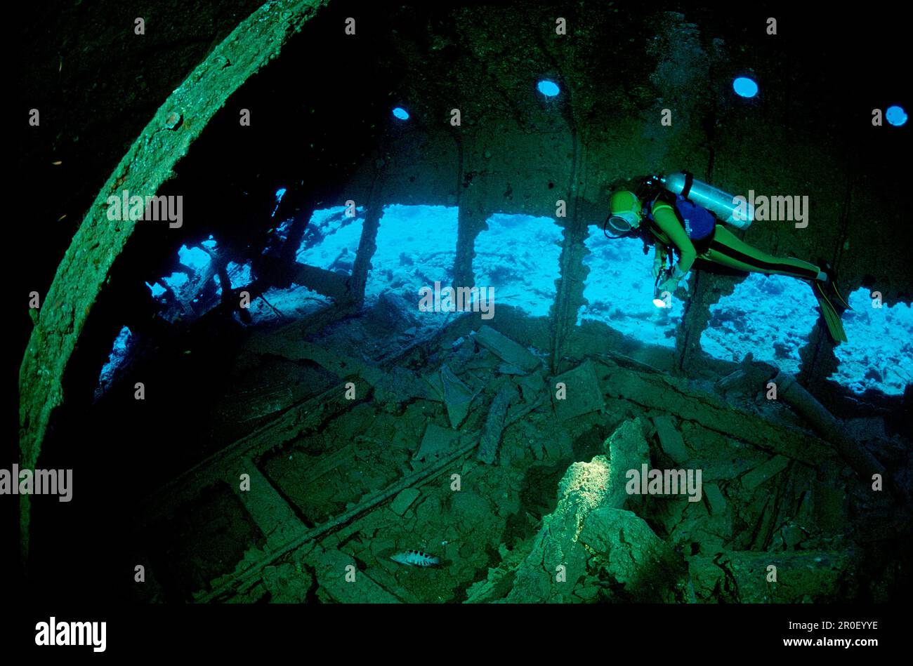 Diver at the wreck of the dunraven hi-res stock photography and images ...