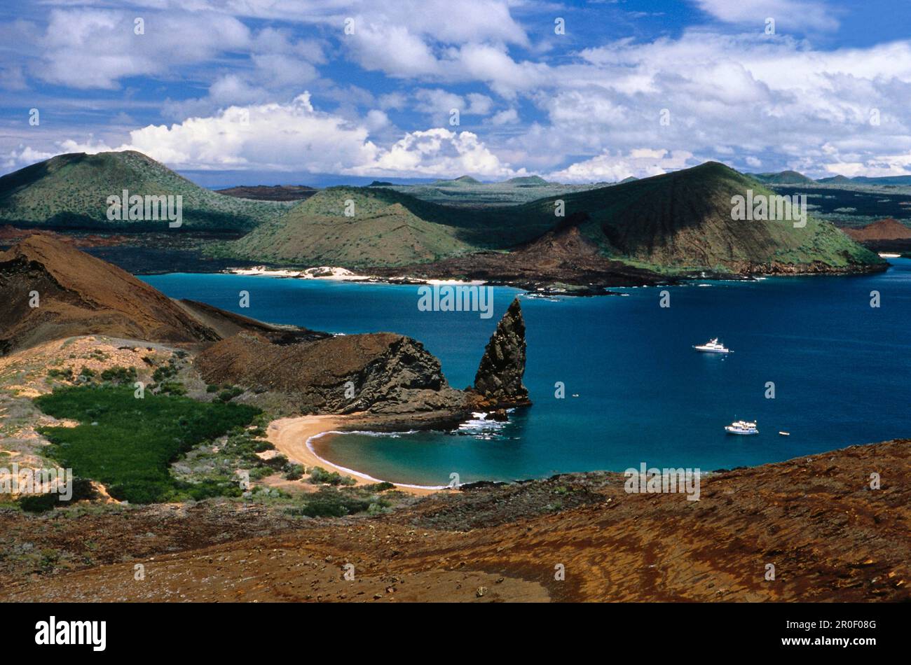 Pinnacle Rock, Isla Bartolome, Galapagos, Ecuador Stock Photo - Alamy