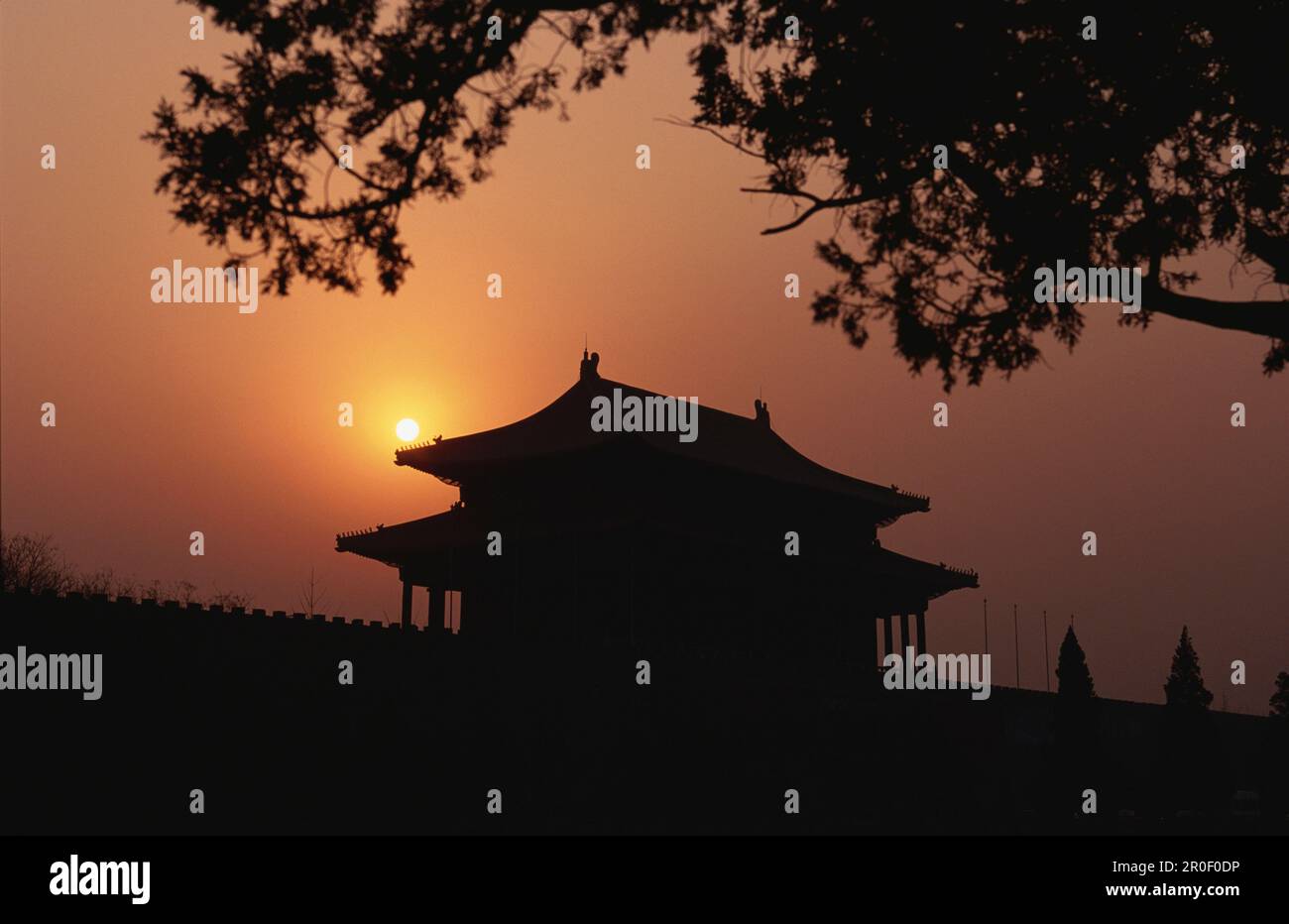 Chinese imperial palace, North gate, Gate of Divine Might, Peking ...