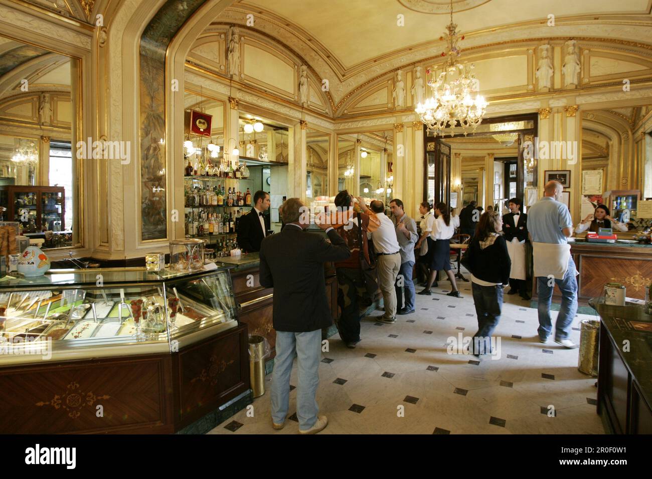 Cafe Gambrinus, Napoli, Neapel, Caffe Gambrinus Stock Photo - Alamy
