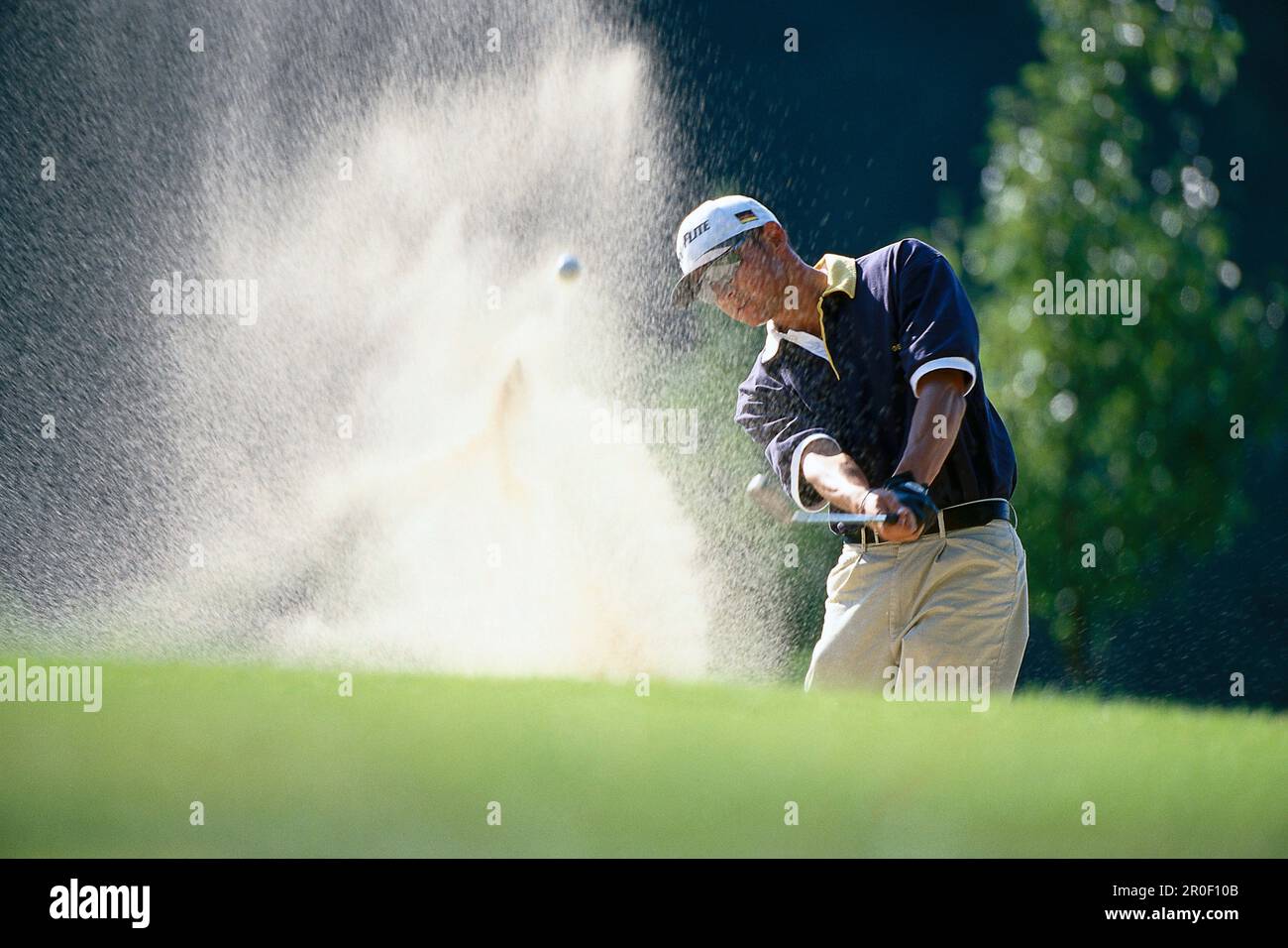 Golf bunker dark hi-res stock photography and images - Alamy