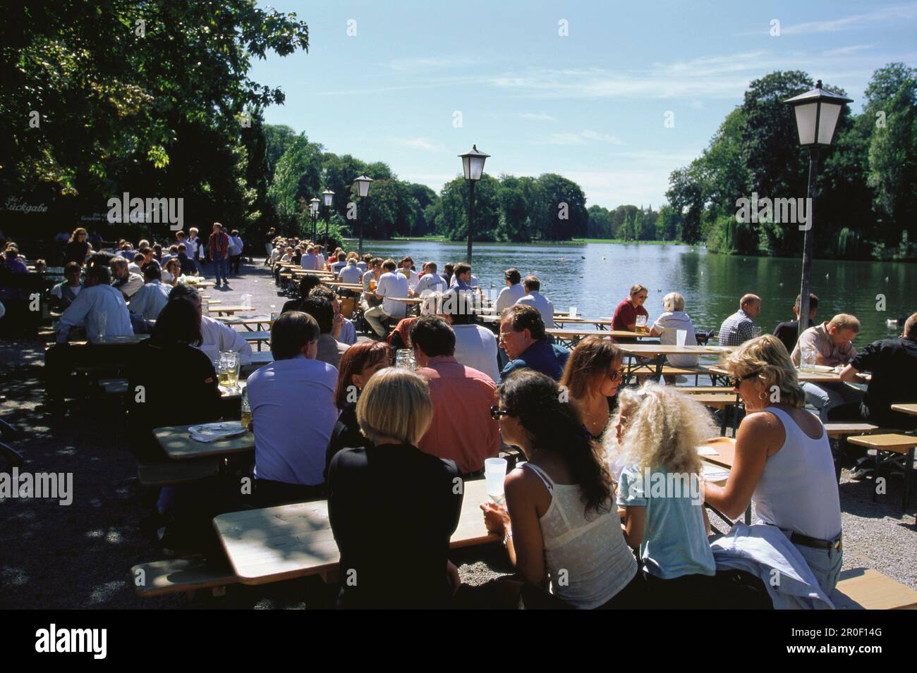Biergarten am Seehaus, Muenchen, Bayern Deutschland Stock Photo - Alamy