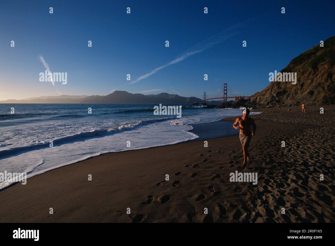 Golden gate baker beach people hi-res stock photography and images - Alamy