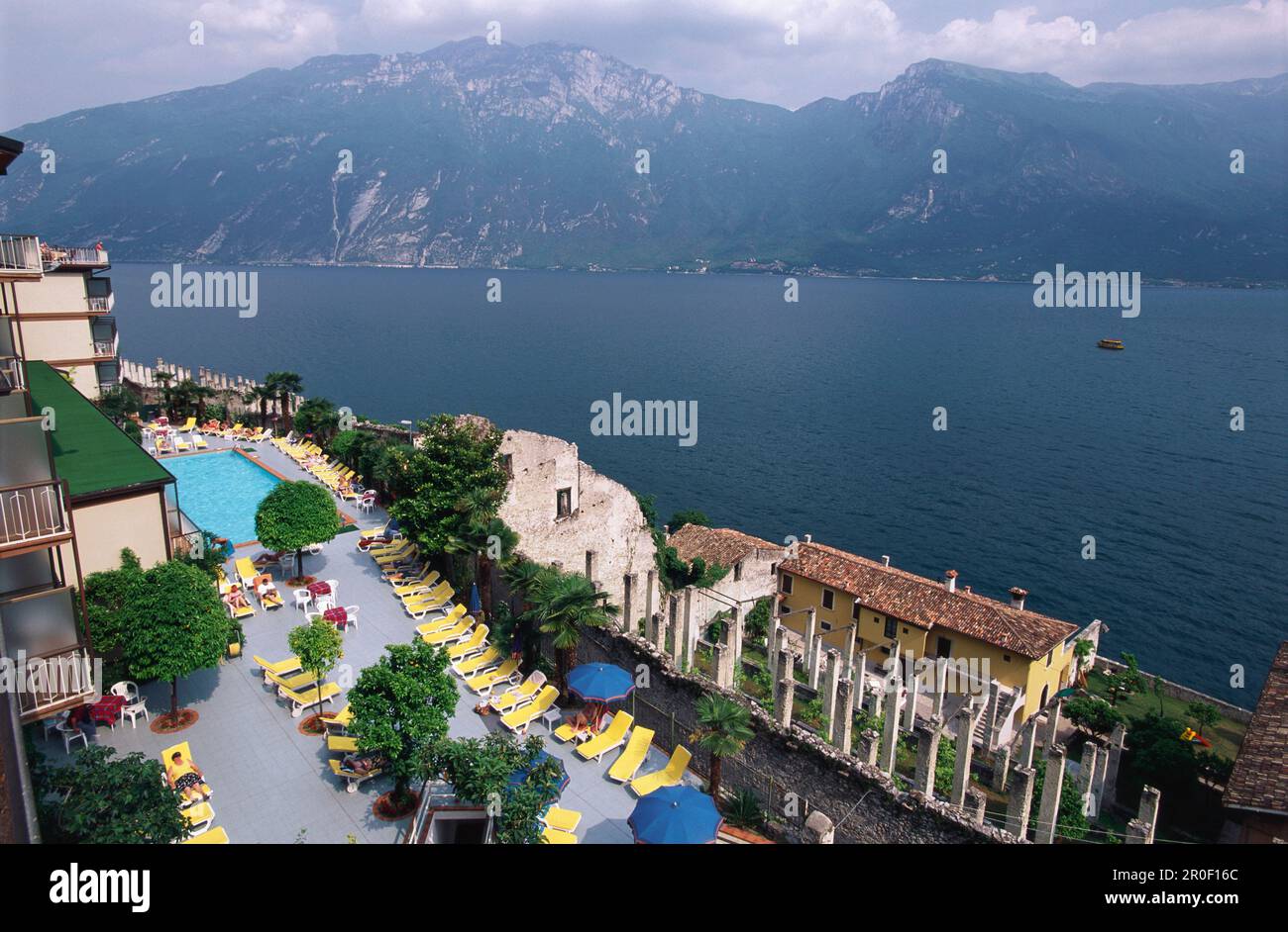 Limone, Hotel, Gardasee, Trentino Italien Stock Photo - Alamy