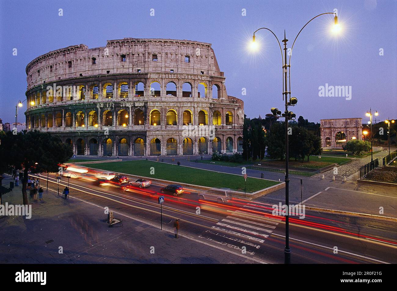 Road with colosseum hi-res stock photography and images - Alamy