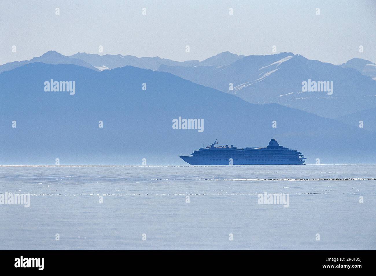 Cruise ship off shore, Alaska´s Inside Passage, Alaska, USA, America ...