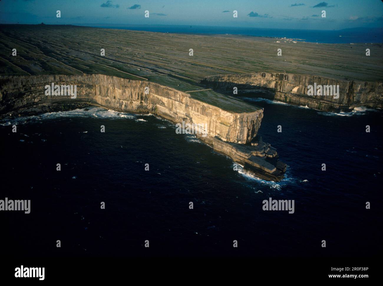 Aran islands ireland aerial hi-res stock photography and images - Alamy