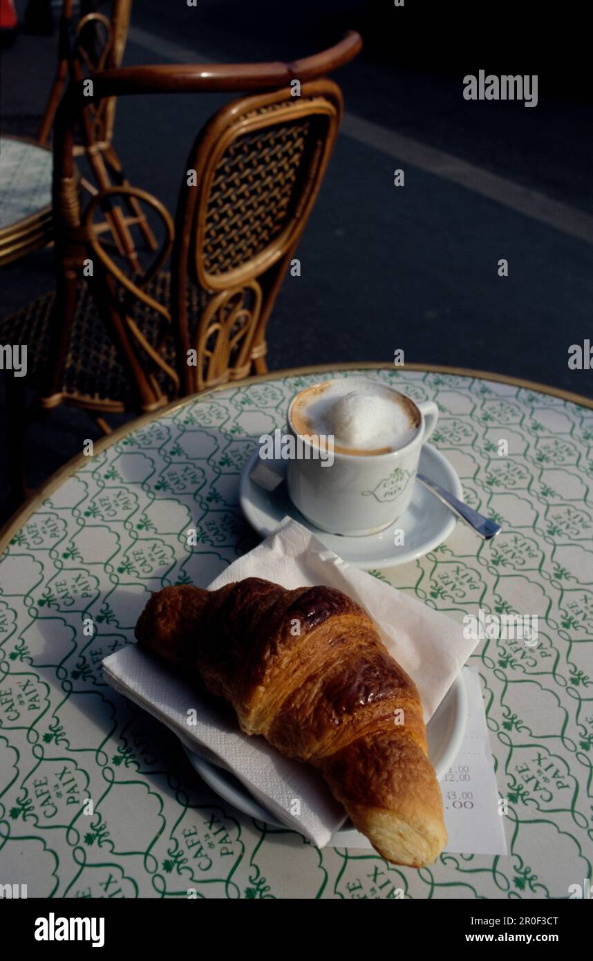 Cafe, Restaurant Opera, Place de l´Opera, Paris Frankreich Stock Photo ...