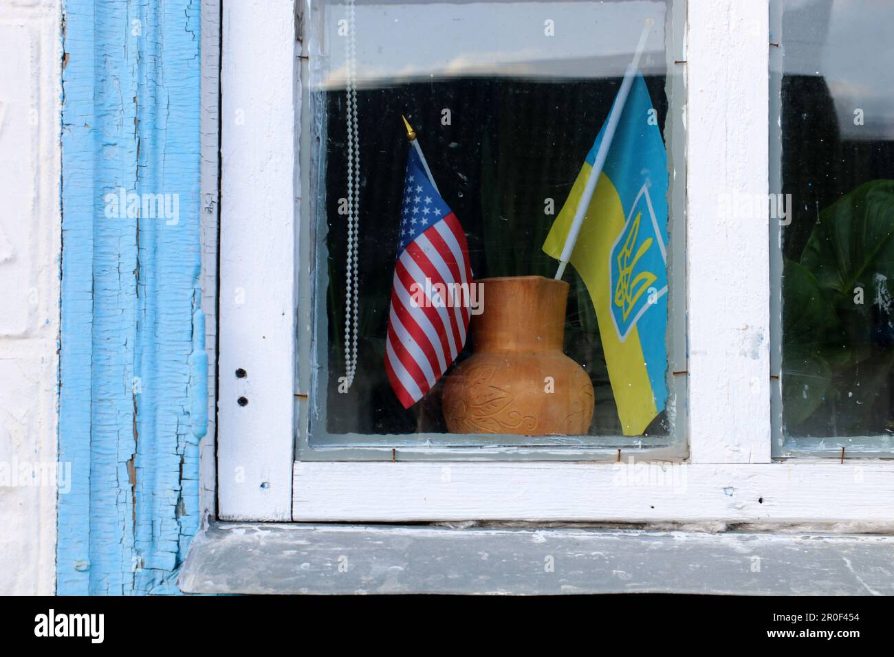 Ukrainian war small flags hi-res stock photography and images - Alamy