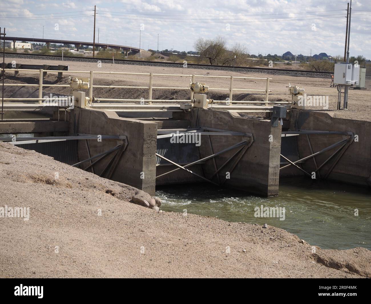 GRAND CANAL SLUICE GATES NEAR TO PUEBLO GRANDE MUSEUM, PHOENIX. ARIZONA ...