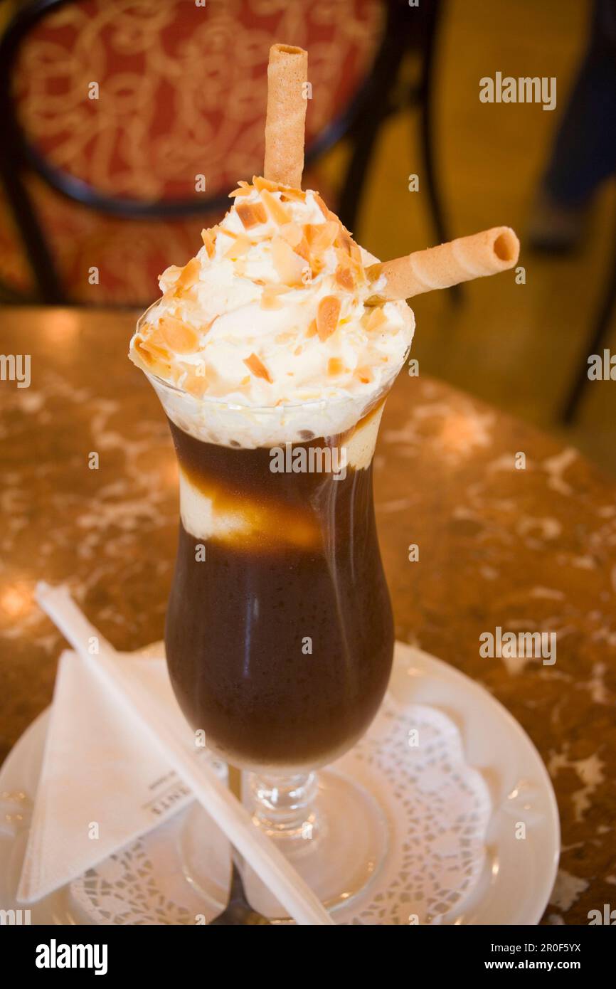 Central cafe coffe house hi-res stock photography and images - Alamy