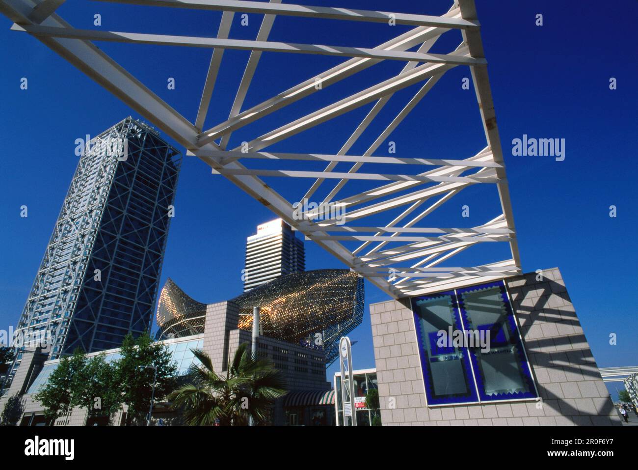Modern architecture in port hi-res stock photography and images - Alamy