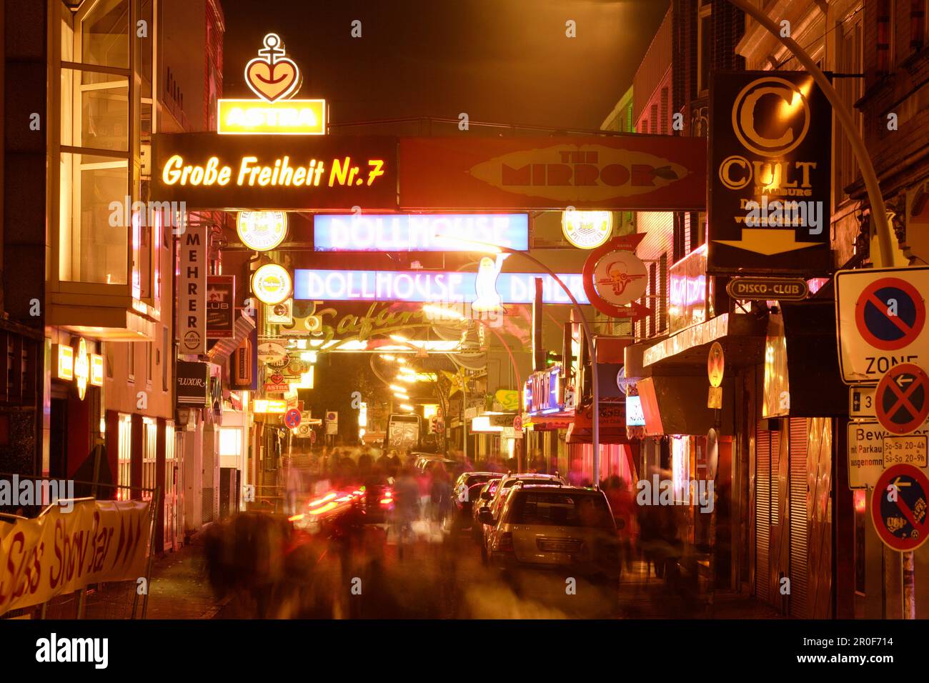Redlight district Grosse Freiheit at night, junction Reeperbahn, St ...