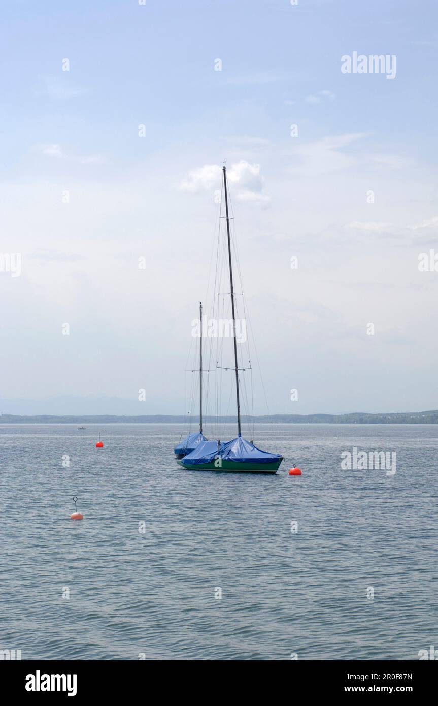 Sailingboats on Lake Starnberger See, Upper Bavaria, Bavaria, Germany Stock Photo - Alamy
