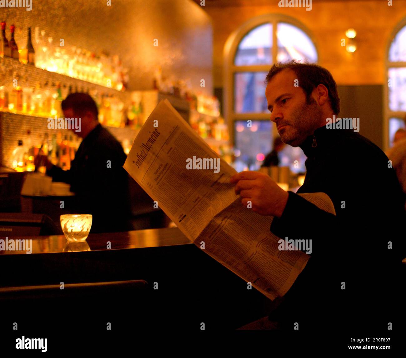 Sofitel hotel bar hi-res stock photography and images - Alamy
