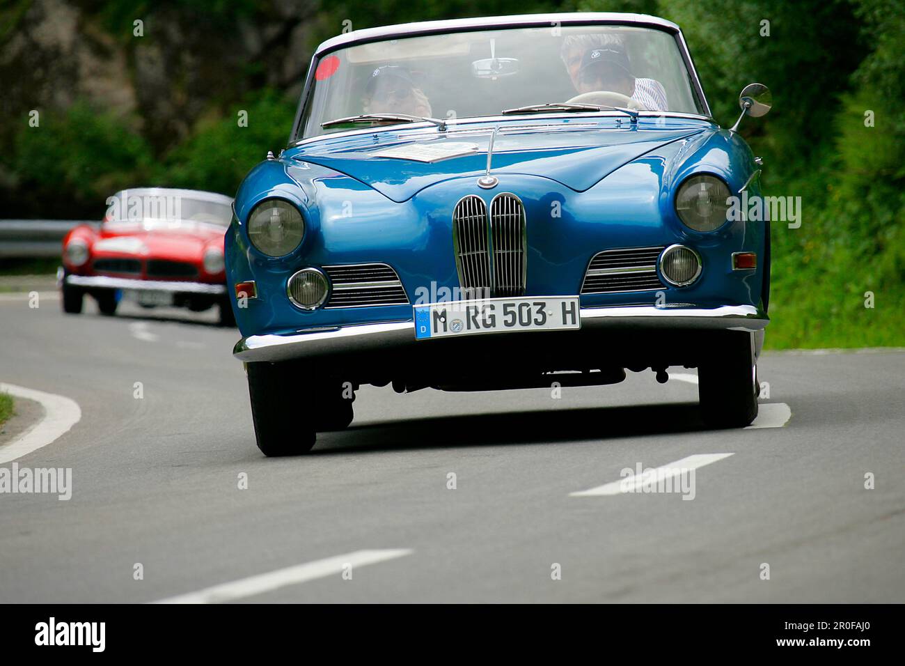Bmw hintergrund hi-res stock photography and images - Alamy