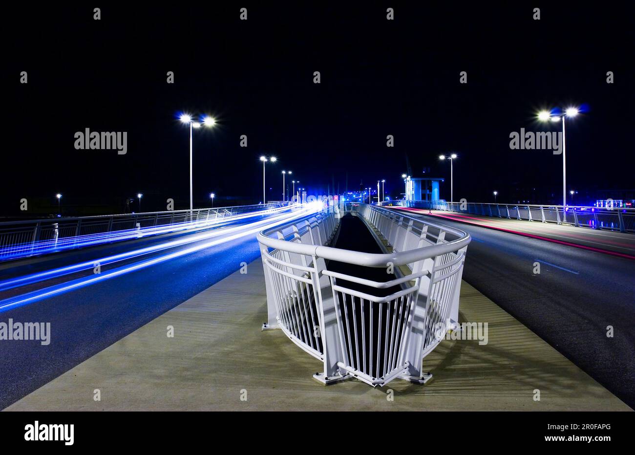 Lamp post night motorway hi-res stock photography and images - Alamy