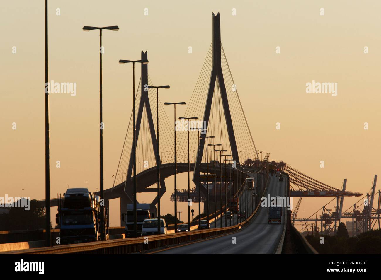 Koehlbrandbruecke, bridge crossing river Elbe, connects east and West ...