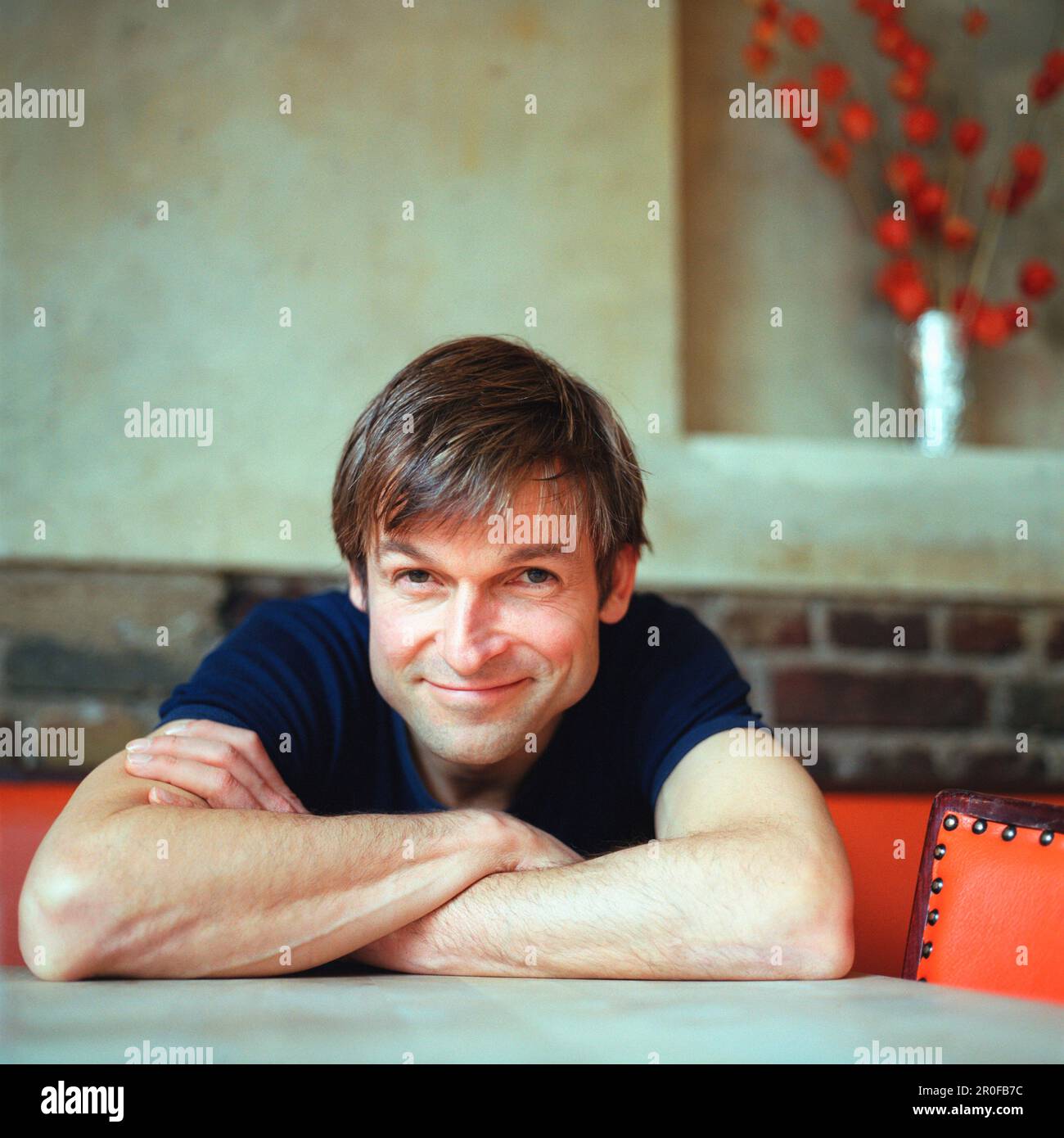 Leaned to her arms hi-res stock photography and images - Alamy