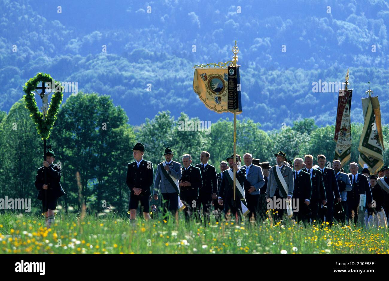 Procession in traditional dress, pilgrimage to Raiten, Schleching ...