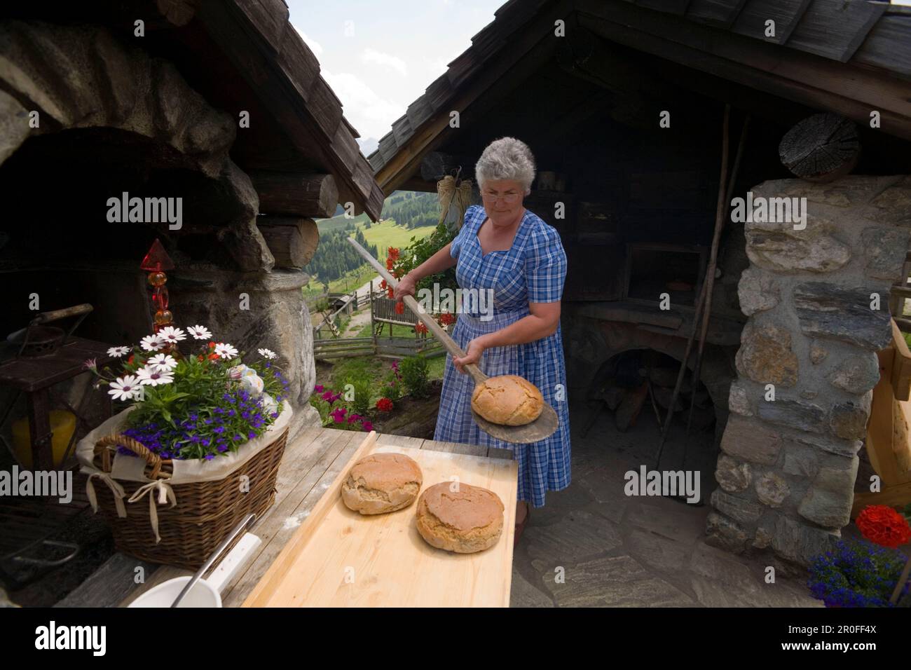 Community bake oven hi-res stock photography and images - Alamy
