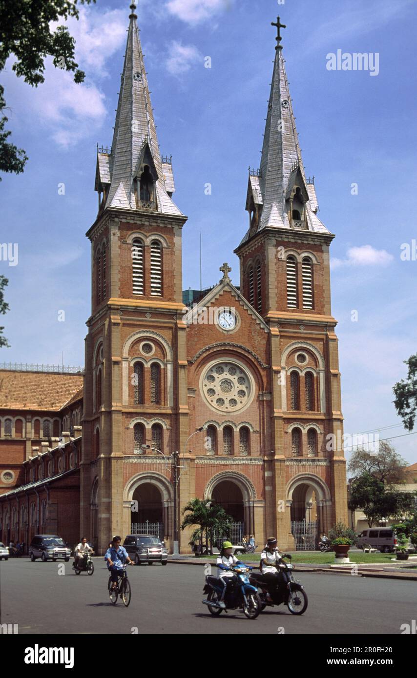 Saigon, Ho Chi Ming City, Notre Dame, church Stock Photo - Alamy