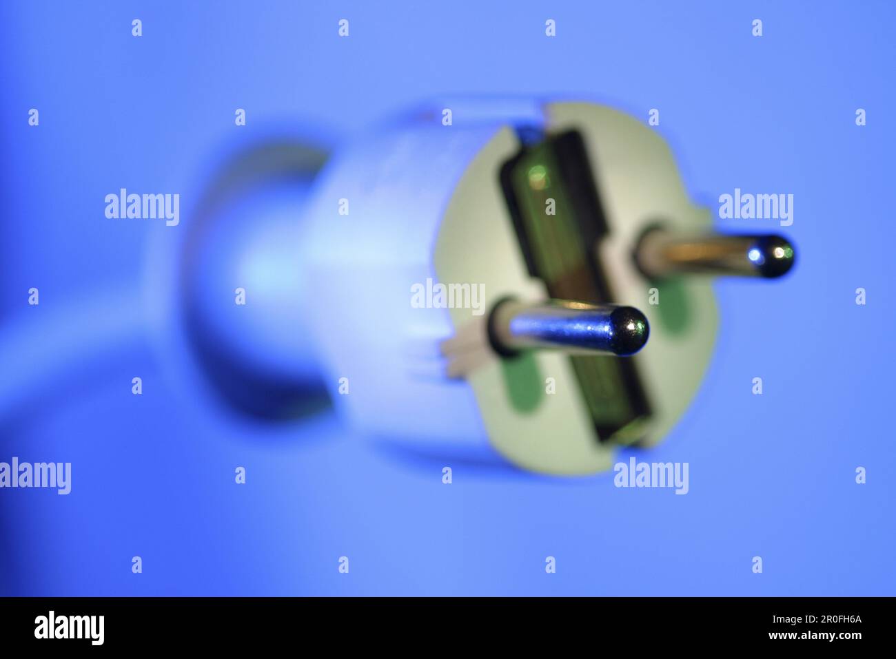 Cable plug wire flex hi-res stock photography and images - Alamy