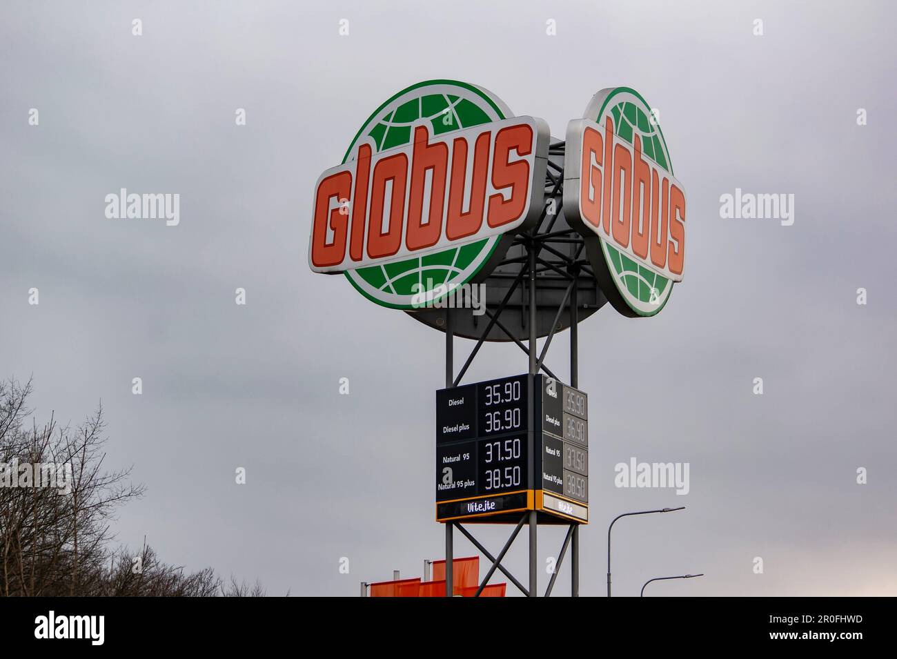 Globus logo hi-res stock photography and images - Alamy