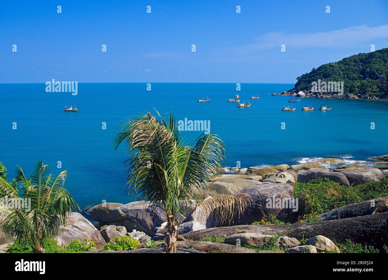 Silver Beach (Ao Thong Takhian) is north of Lamai on the east coast of ...