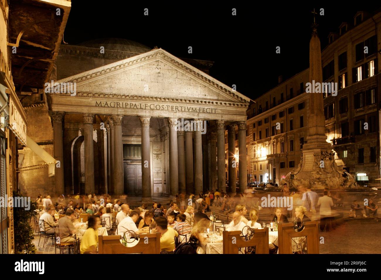 Restaurant tables at Piazza della Minerva, Pantheon, in the evening ...